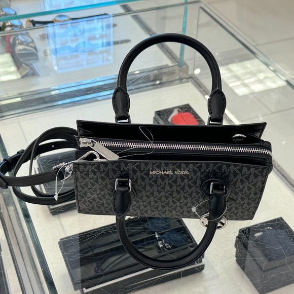 Michael Kors | Bags | Michael Kors Sheila Small Center Zip Satchel ...